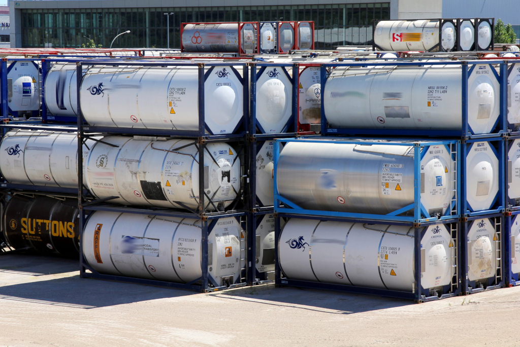 ISO Tank Container Maintenance and Repair: Behind the Scenes | VS&B ...