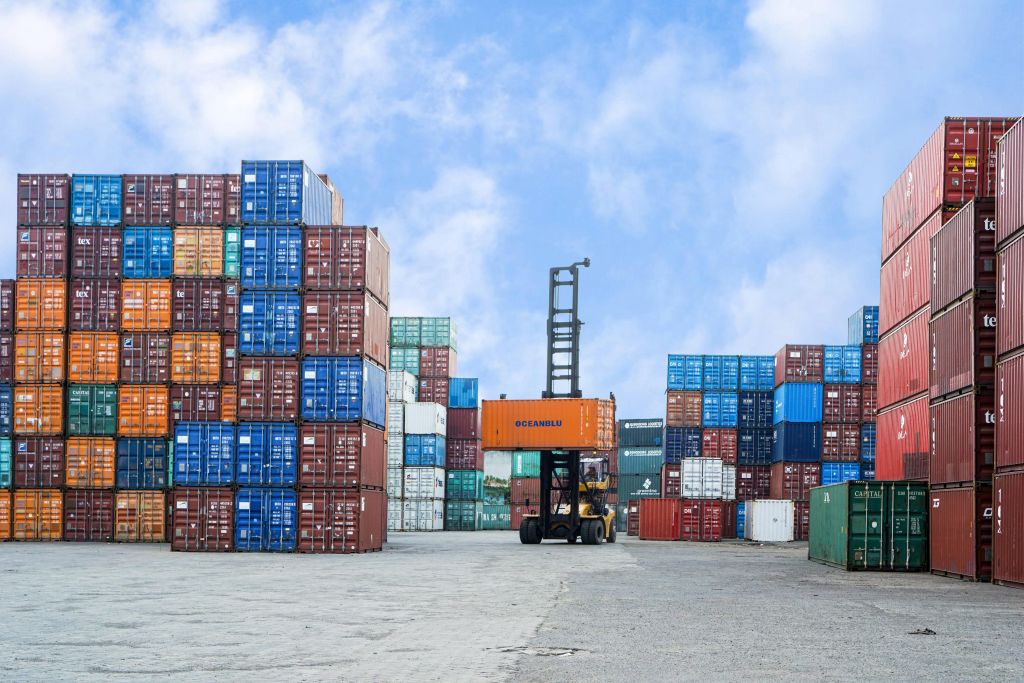 The Role of Container Depots in Daily Shipping Operations | VS&B Containers
